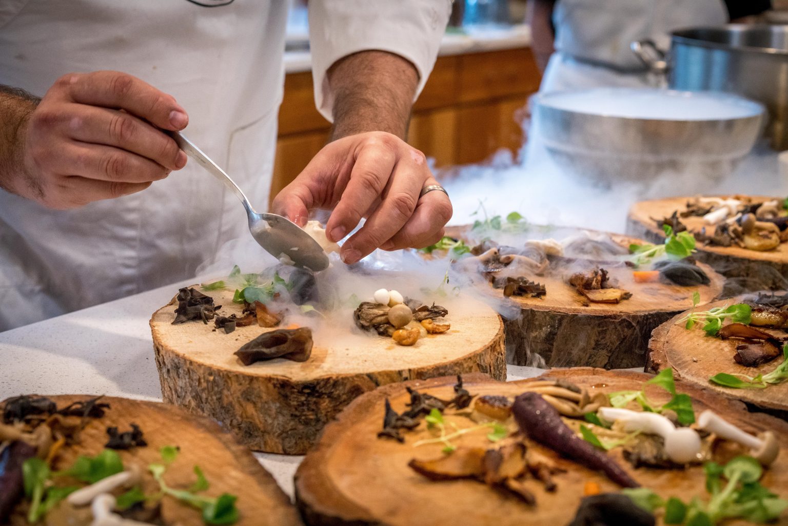 Why Do Chefs Wear A White Apron And Checkered Pants? – Slice Miami