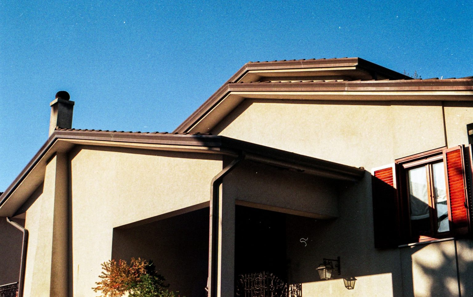 What are Seamless Gutters? - Slice Miami